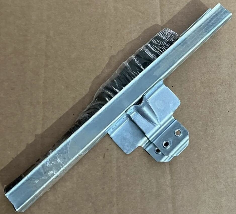 Обойма стекла опускного двери ВАЗ 2101 2103 2106 комплект 2шт