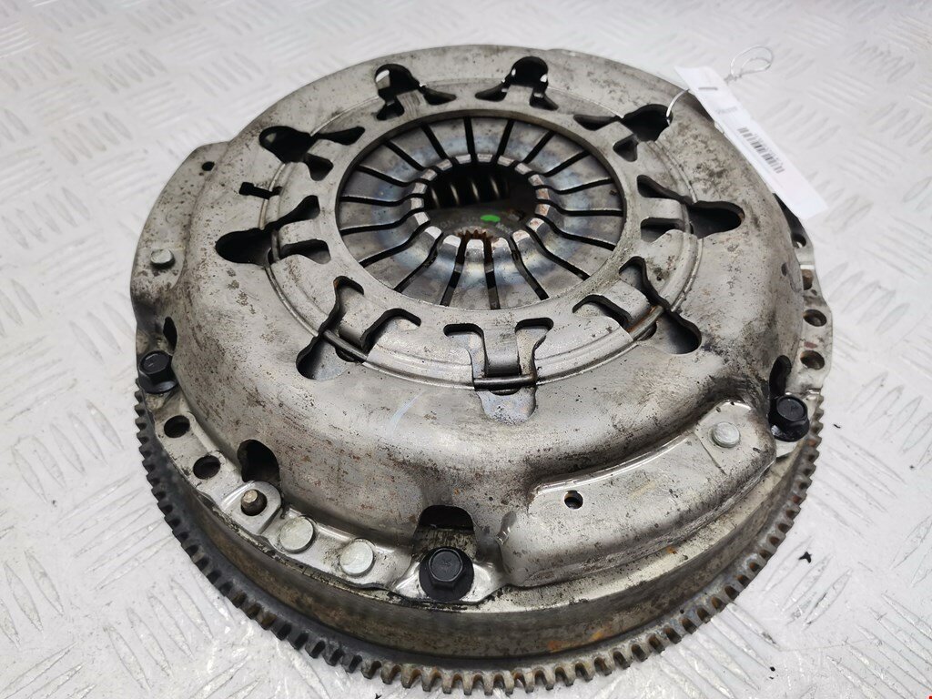 Маховик (демпфер сцепления) Mazda 2 DY Y40216610 арт. 1490565