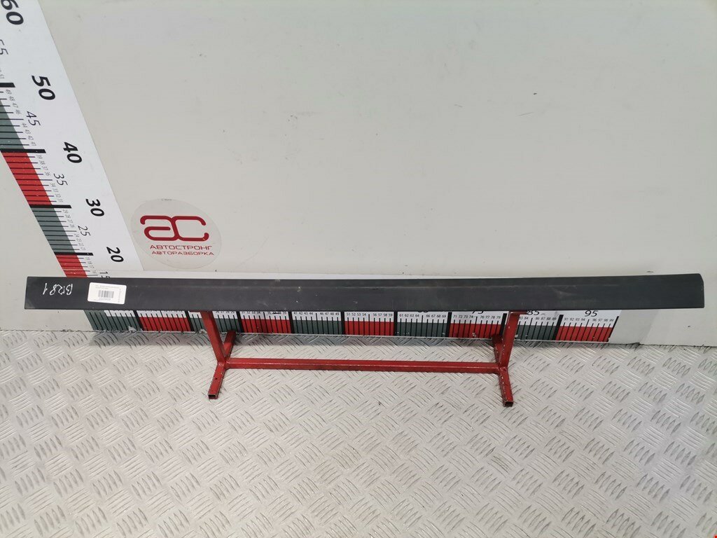 Накладка (молдинг) двери передней левой Volvo V70 2 39987405 арт. 2025608