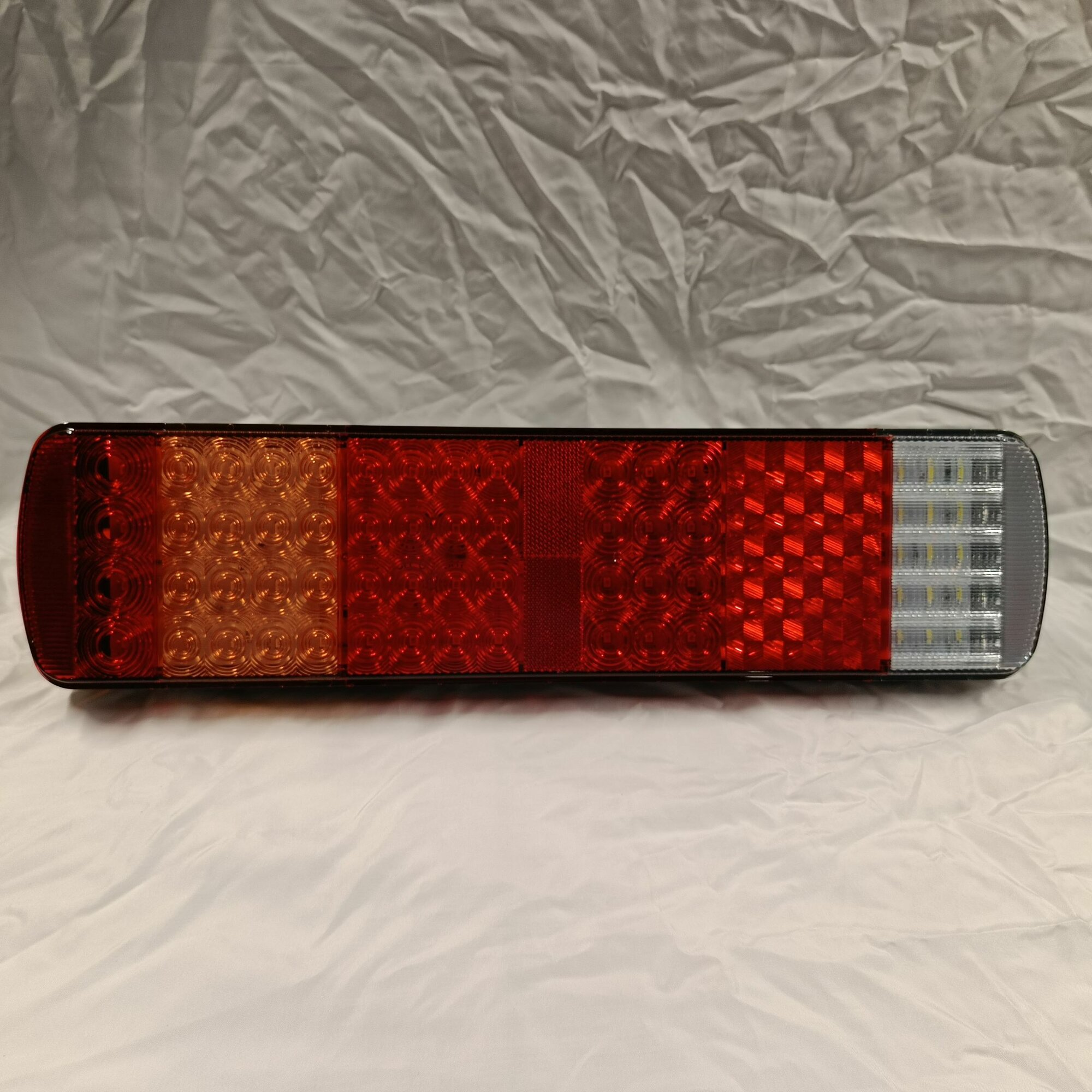 Задний фонарь для грузовых автомобилей VOLVO-SCANIA (Левый) с проводом LED. Сделано в России (17833)