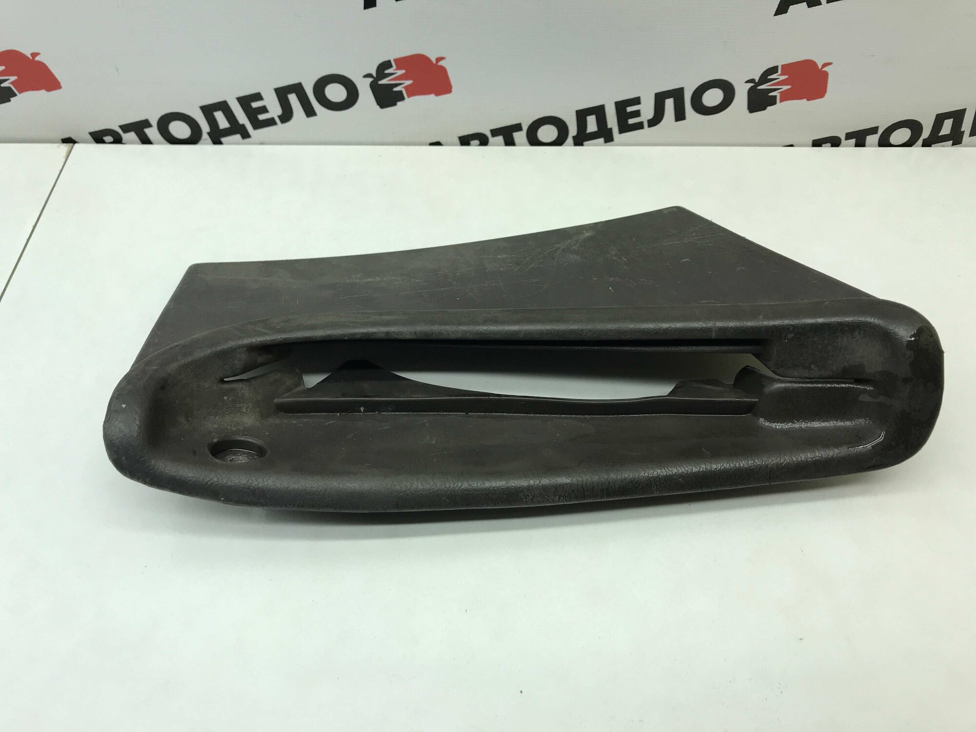 Кожух ручника Toyota Carina T190 1996 г.в