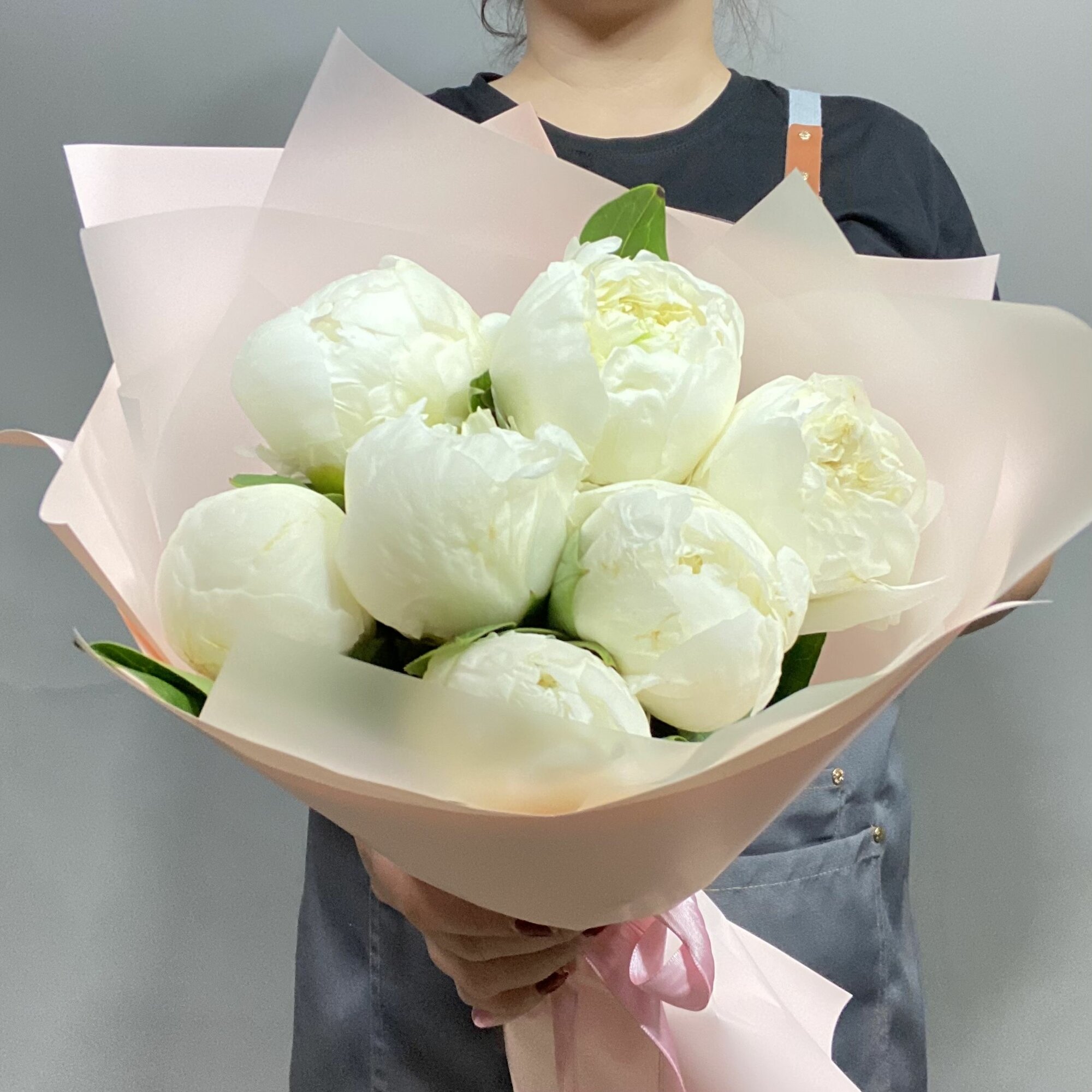 Белые пионы