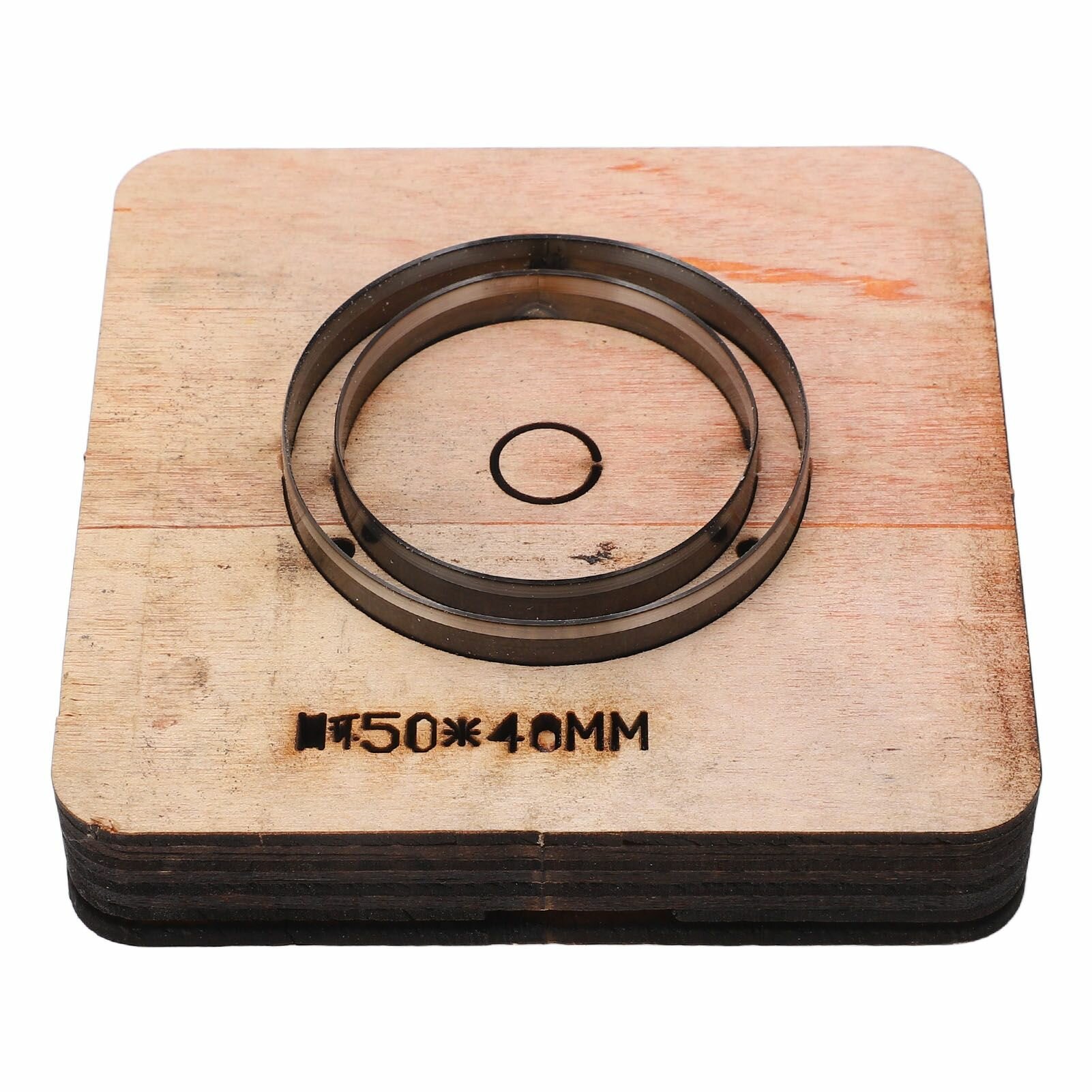 Круглый штамп 50x40 мм с деревянной основой