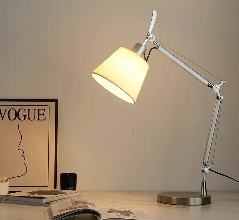 Настольная лампа