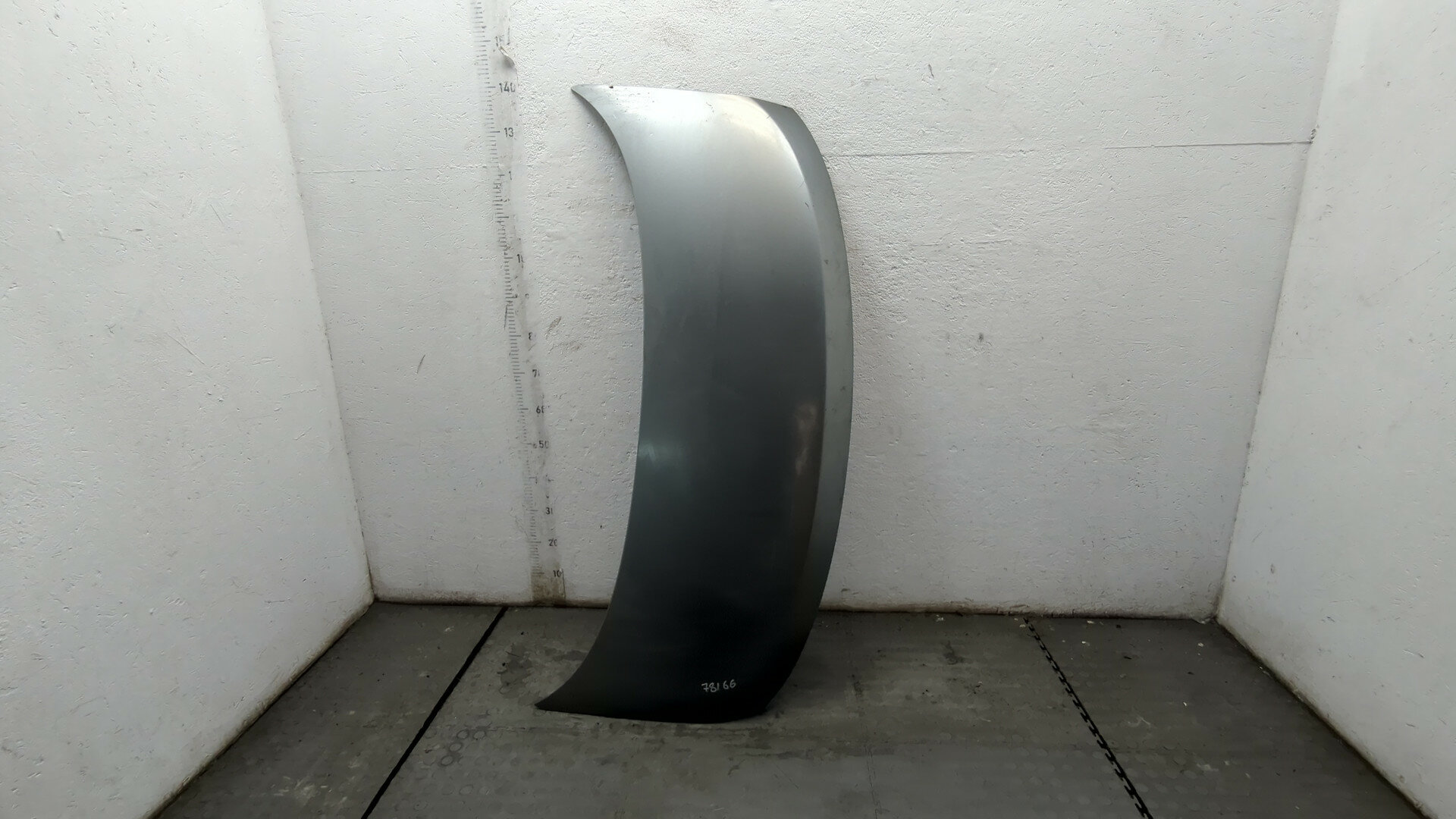 Капот Nissan Elgrand Б/У