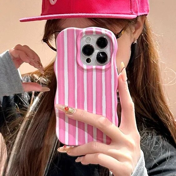 Розовый чехол для iPhone 16 Pro в полоску