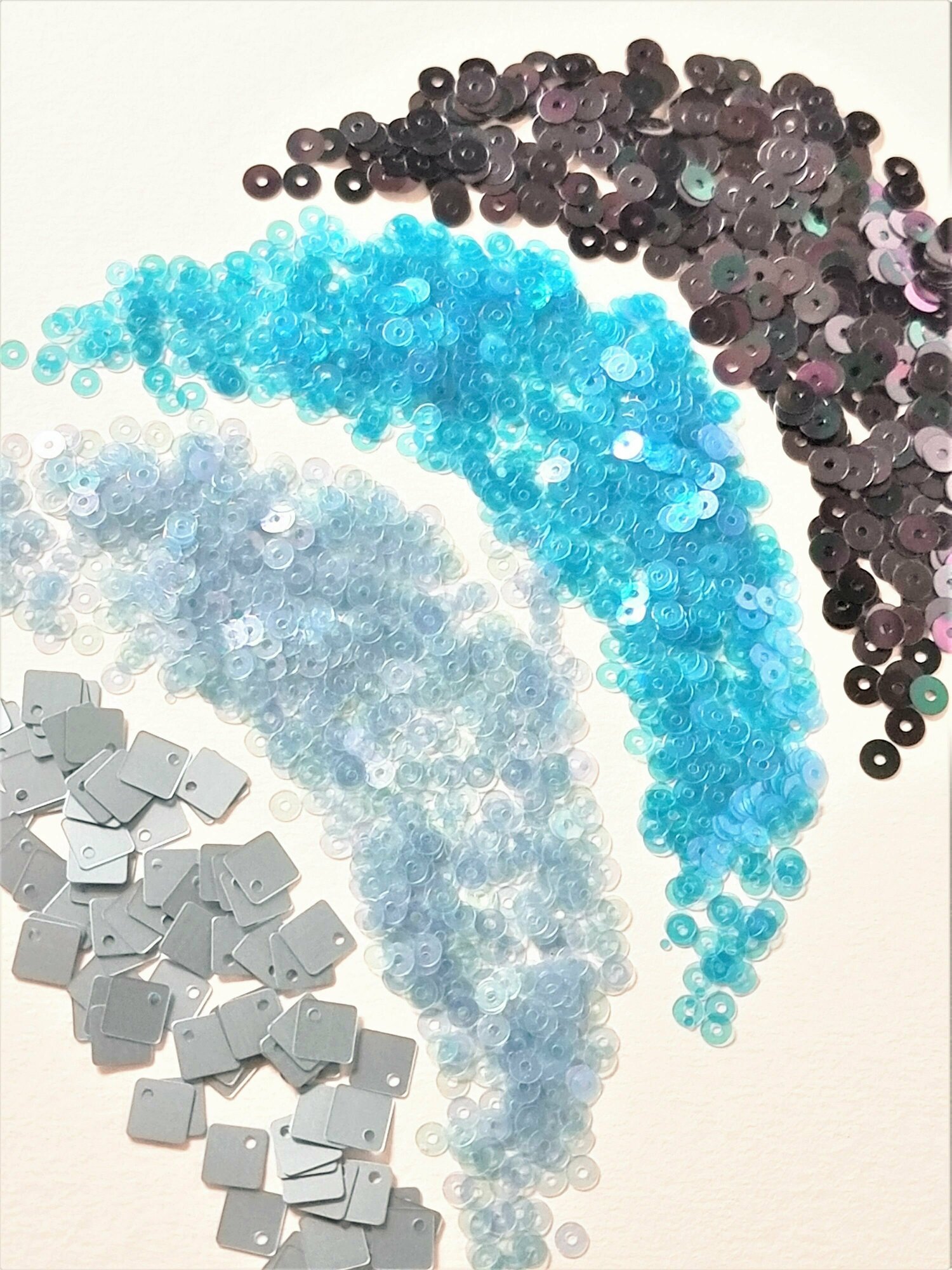 Итальянские пайетки 3, 4, 5мм. Бирюзовые. 4х1,5г.