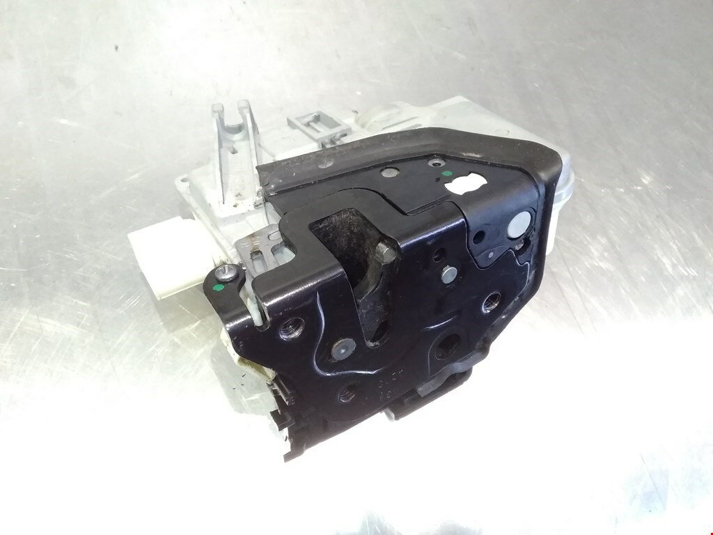 Замок двери передней правой Volkswagen Passat 7 3C2837016A арт. 725881