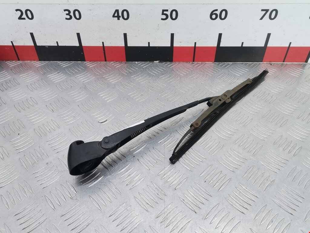 Поводок стеклоочистителя заднего Volkswagen Golf 4 1J6955707A арт. 1832881