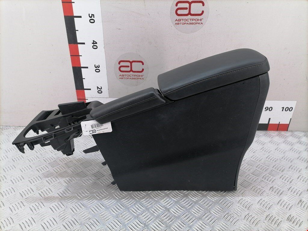 Подлокотник Lexus CT 5891076012 арт. 1075761