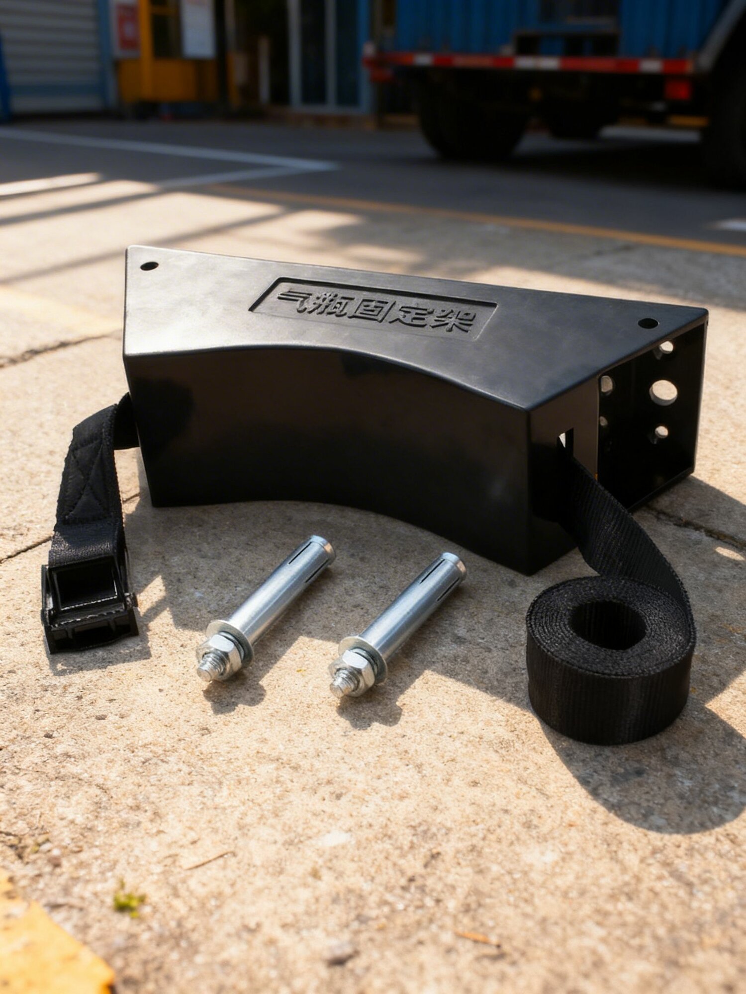 Автомобильный демпфер с улучшенной амортизацией