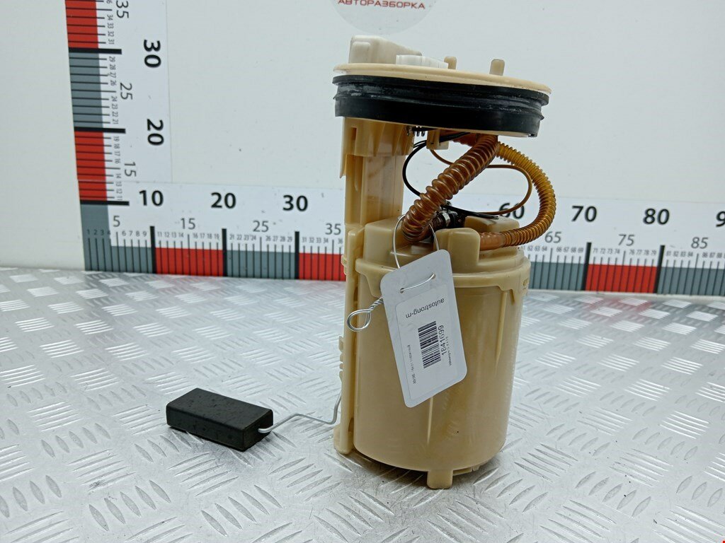 Насос топливный Volkswagen Golf 4 8L0919051H арт. 1841699