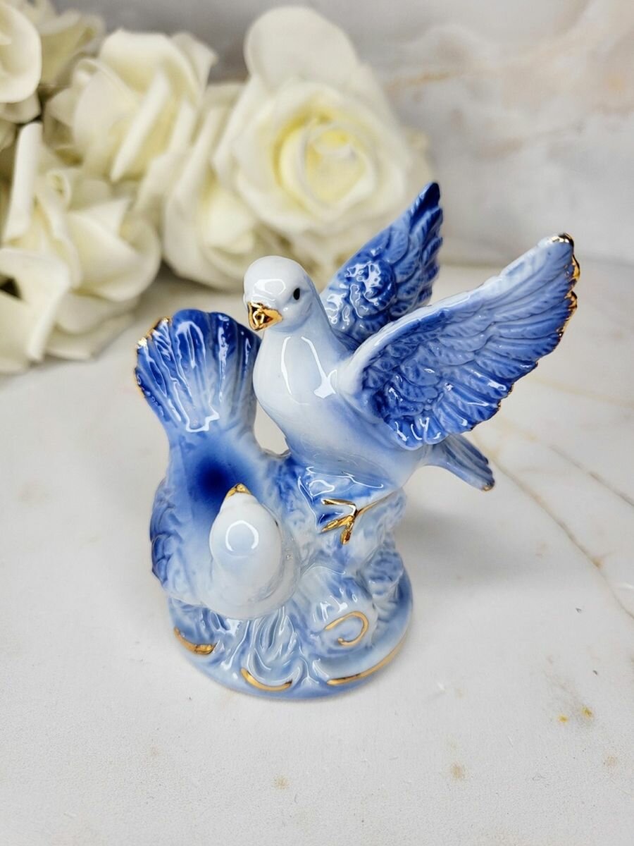 Фигурка голуби синие