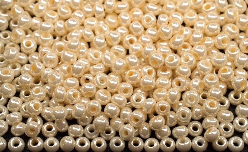 Бисер Preciosa 46112 под жемчуг 10/0, 5 гр,1 шт.