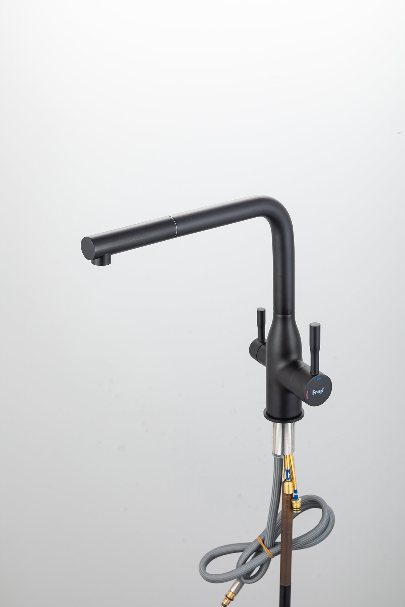 Смеситель для кухни Frap F4396-36 черный, встроенный фильтр, выдвижной излив