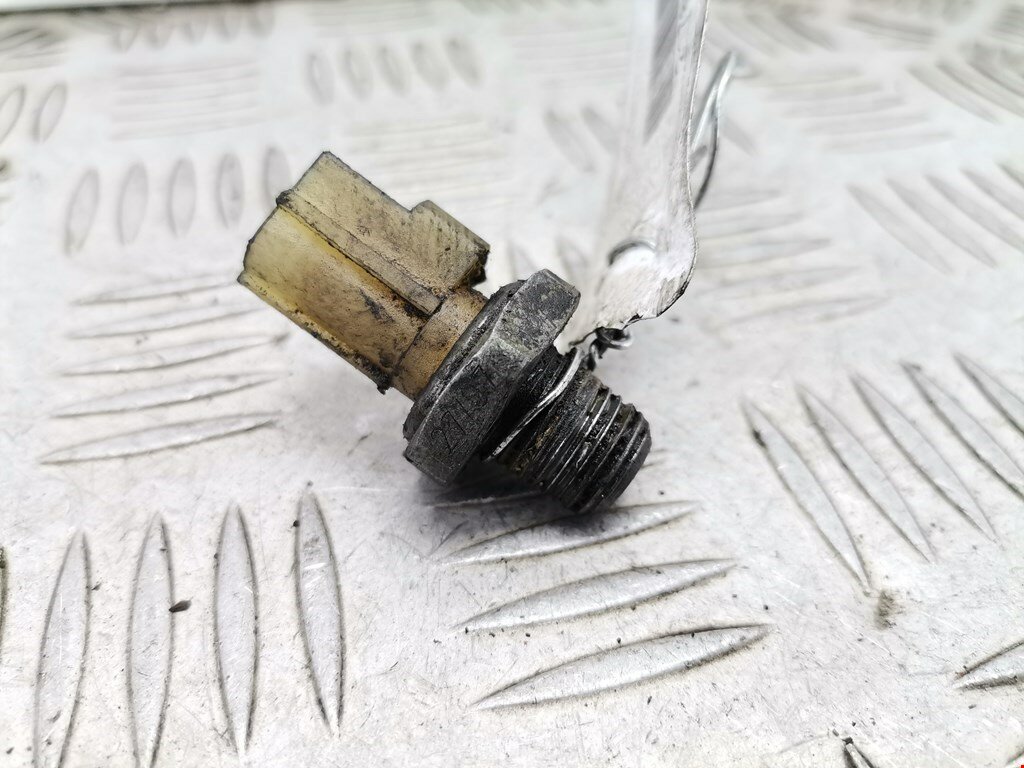 Датчик давления масла Ford Fiesta 5 98AB9278CA арт. 2178451