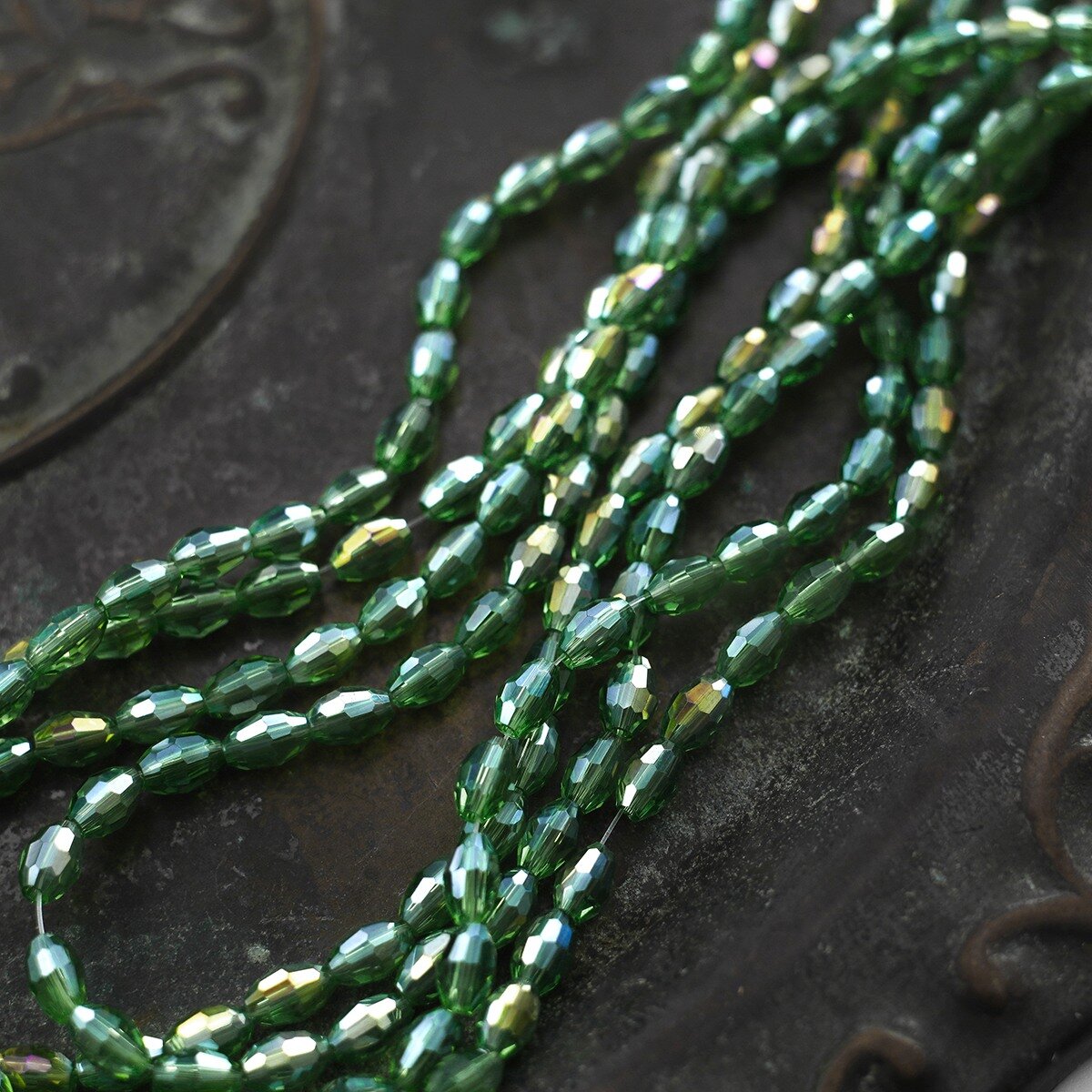 Бусины стеклянные овальные 90 шт, граненые 6х4 мм, цвет зеленый АВ