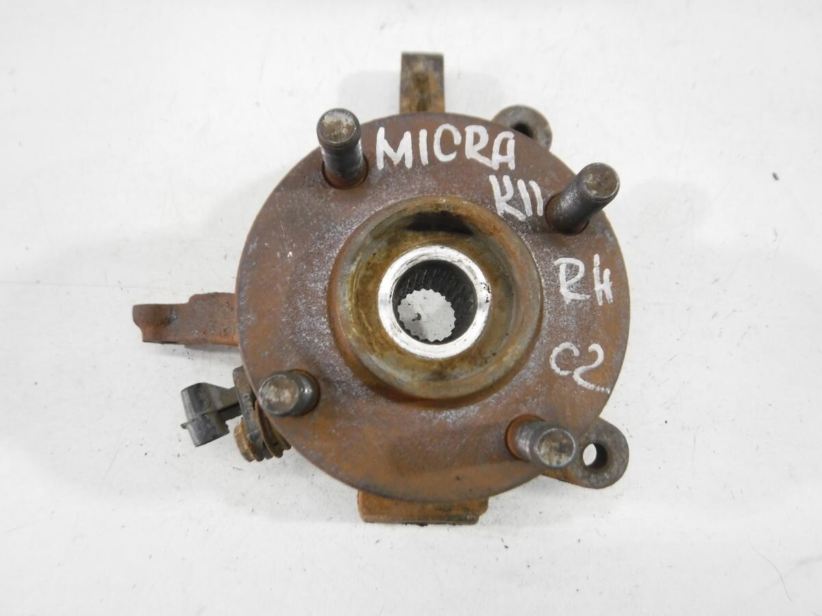 Кулак поворотный передний правый Nissan Micra K11 (1992—2002) 4001473B00