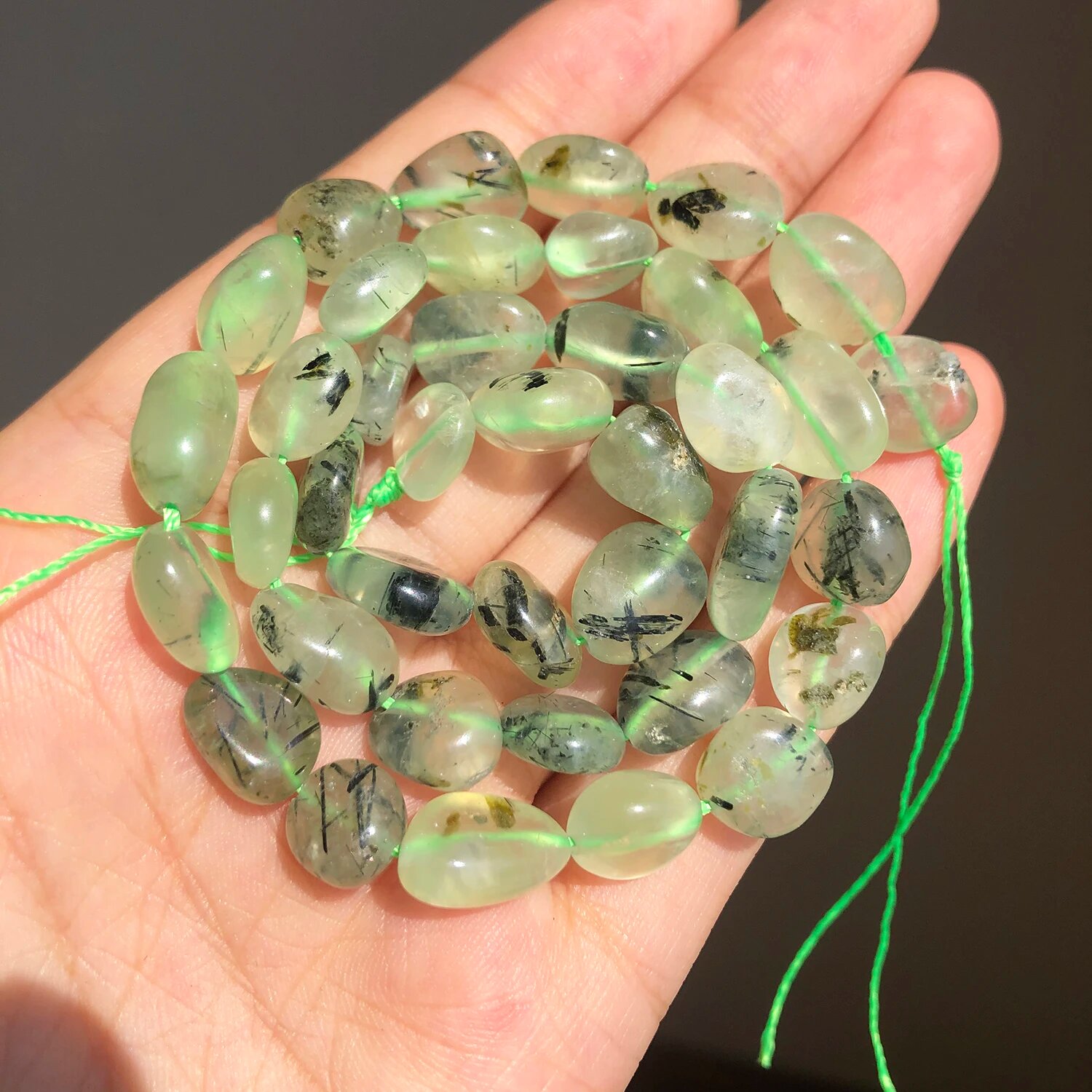 Каменные бусины 8-10 мм xilitata Изумрудный, Green Prehnite