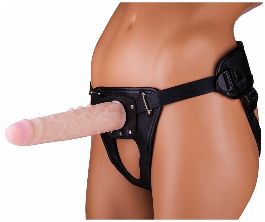 Насадка-фаллос в комплекте с трусиками Harness - 21,6 см.