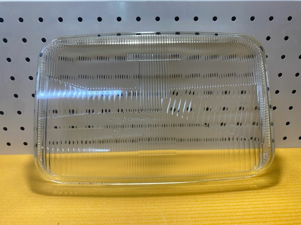 Стекло фары правое левое Вольво, Scania