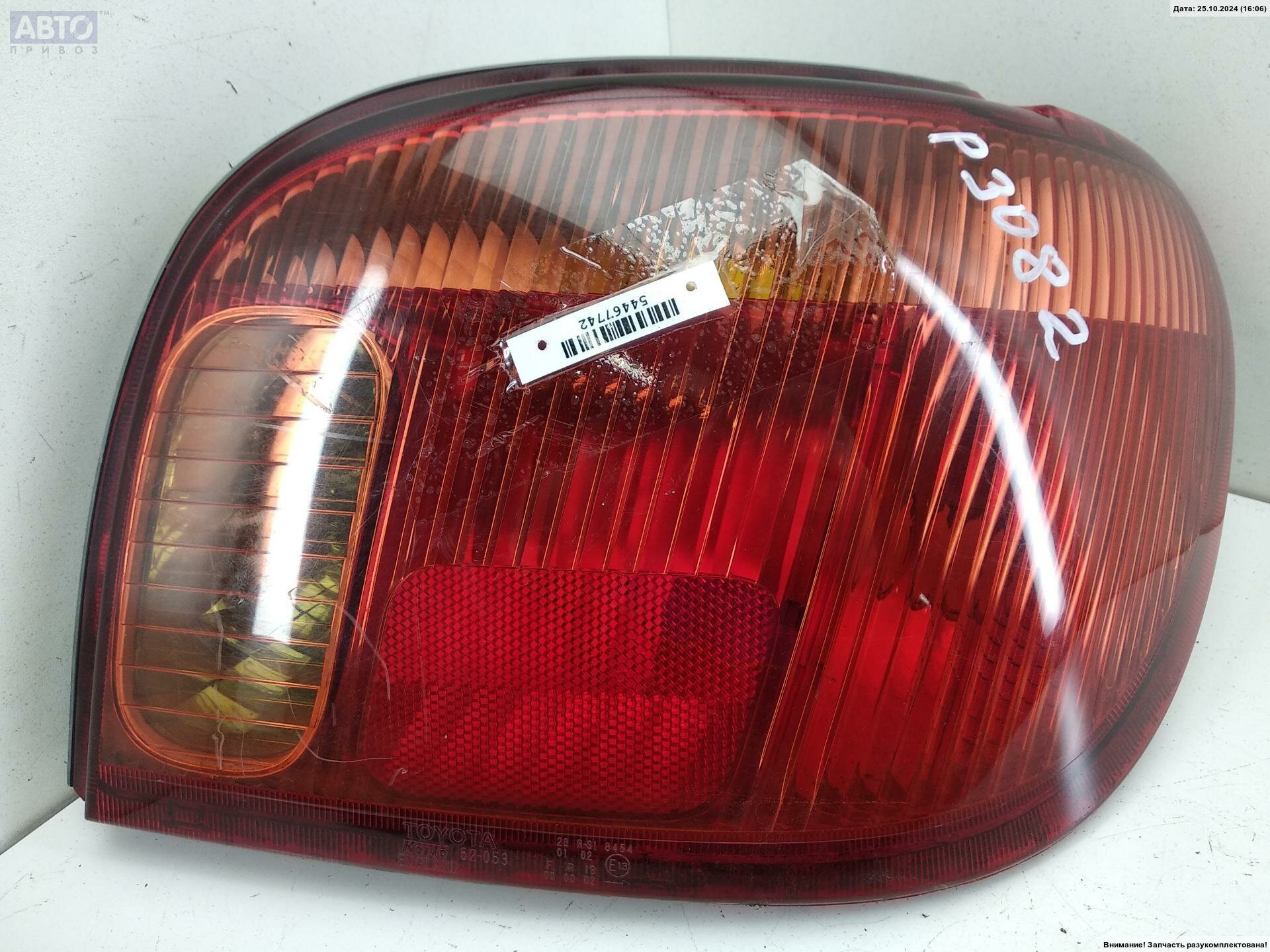 Фонарь задний правый Toyota Yaris (1999-2005)