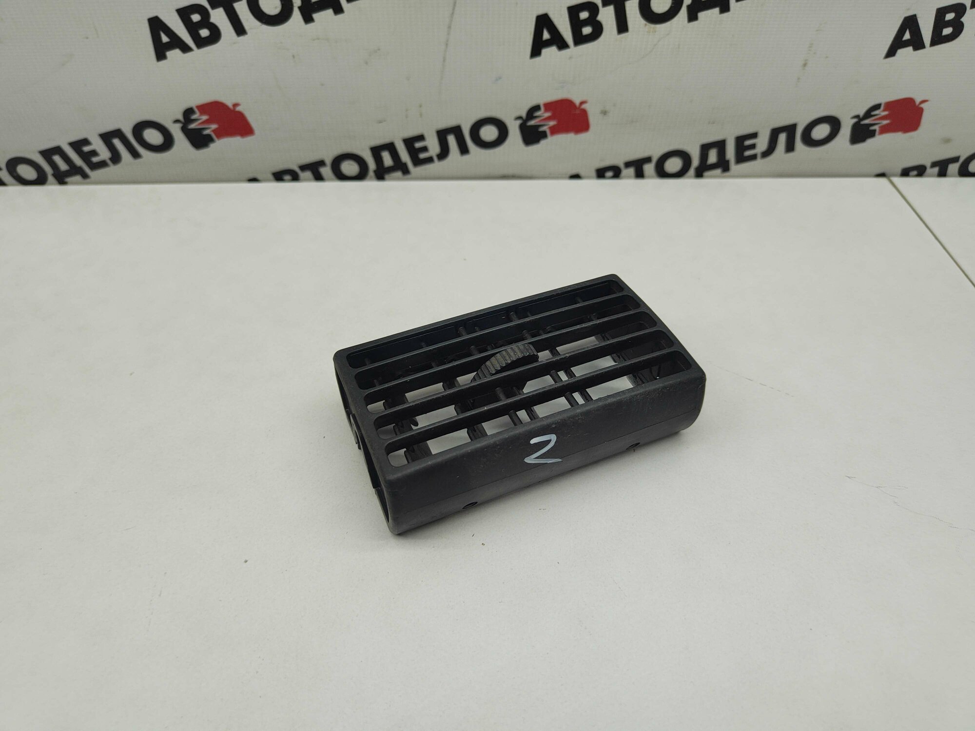 Воздуховод салонный Audi 100 (C3) 1983 г.в