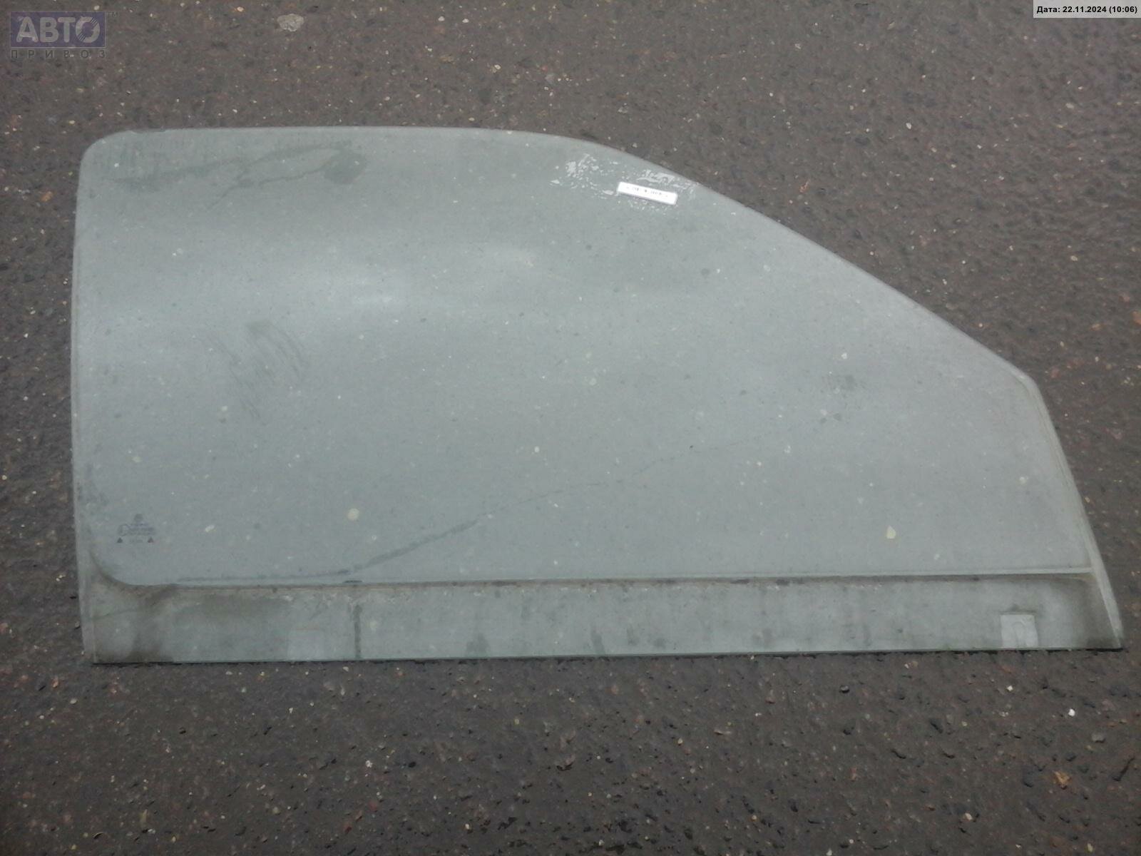 Стекло двери передней правой Volkswagen Golf-3