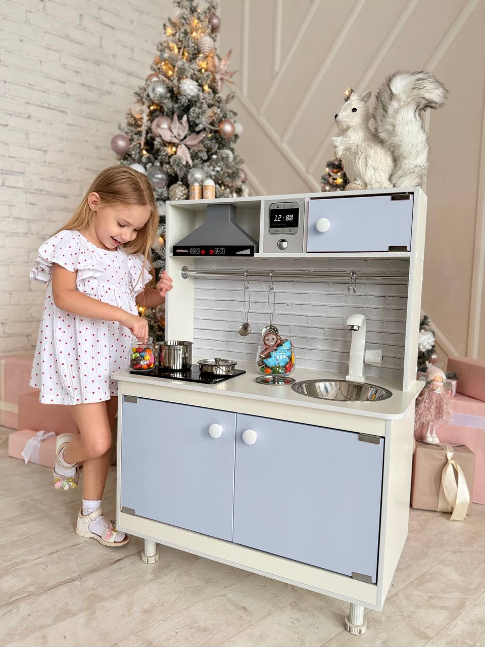 Детская кухня SITSTEP с вытяжкой, интерактивной плитой (со звуком и светом), серые фасады