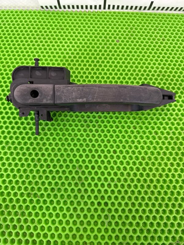 Ручка двери внешняя передняя правая Ford Focus 3 1372471