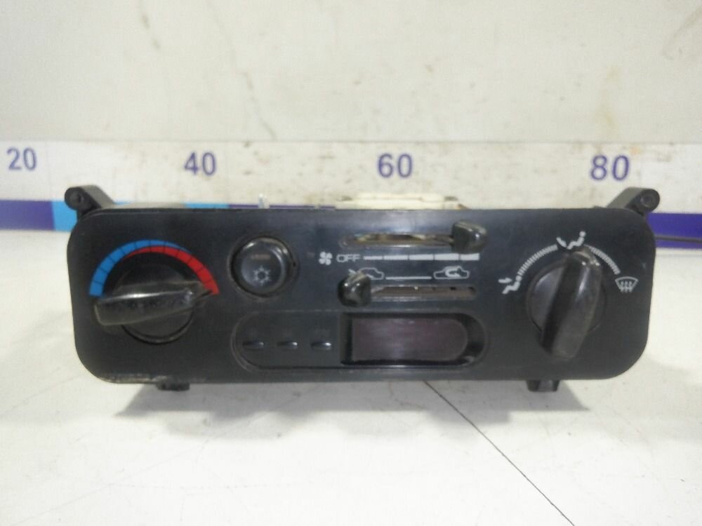 Блок управления отопителем Mitsubishi Lancer VI