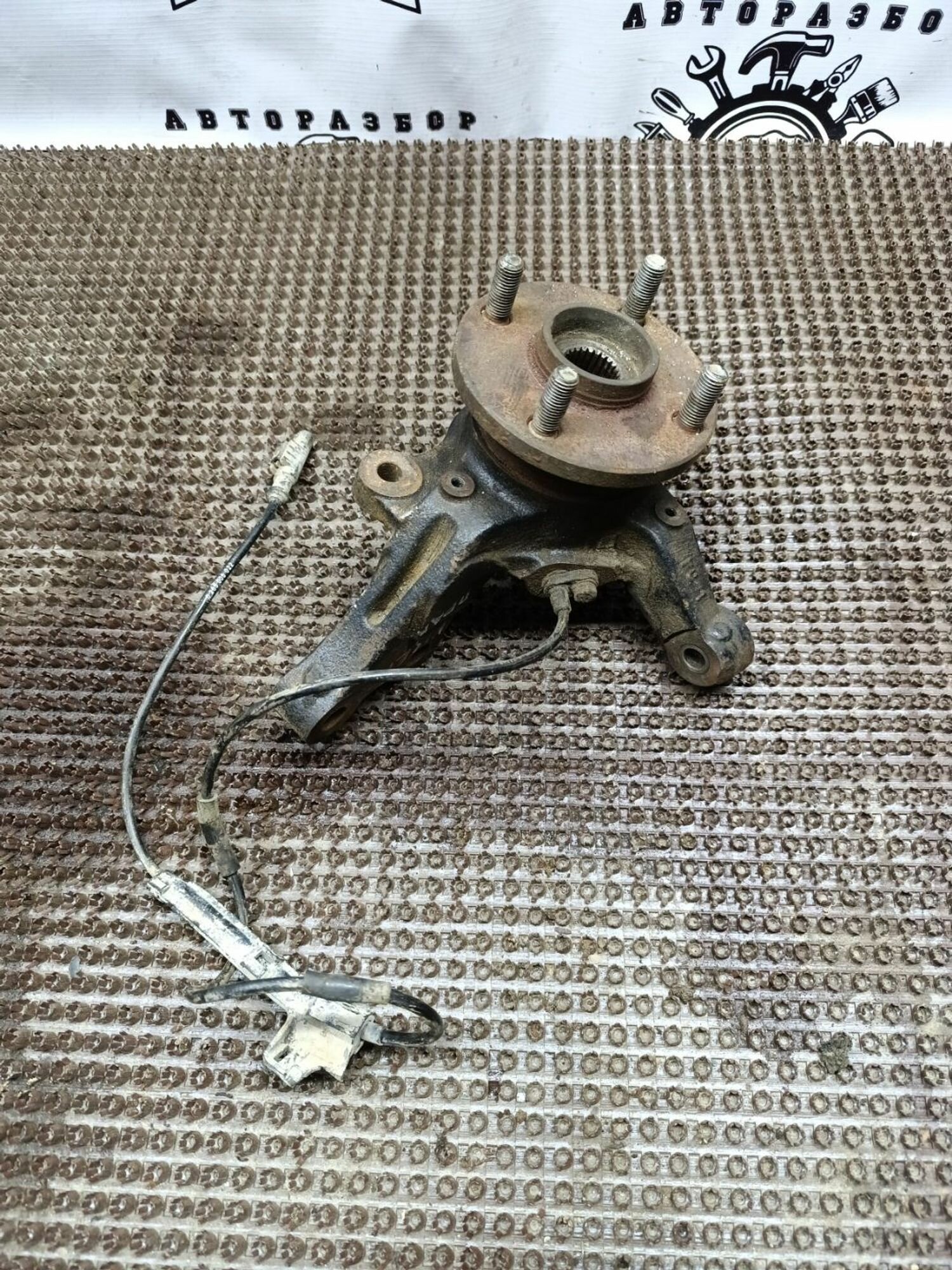 Поворотный кулак правый Geely FC (Vision) 2008 с пробегом