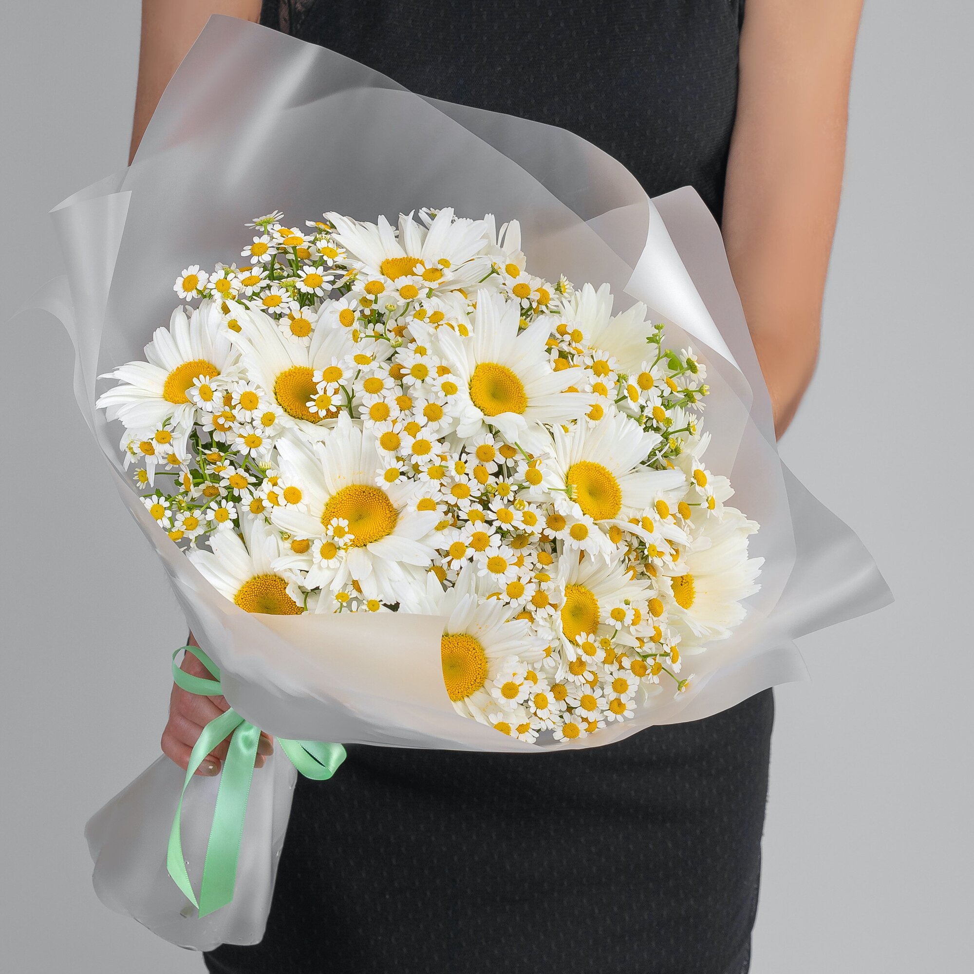 Букет Мегацвет24,"Ромашки Микс", 25 цветов, дизайнерская упаковка