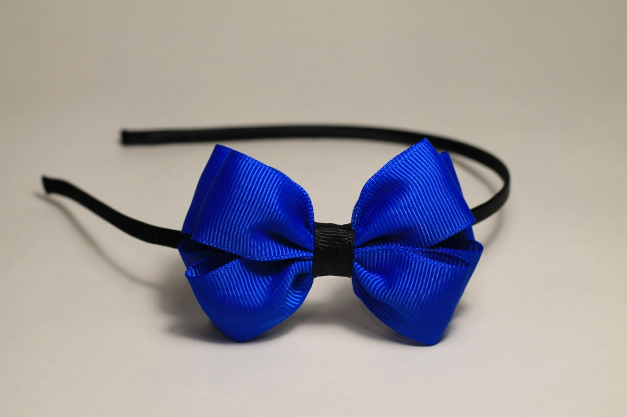 Ободок с синим бантиком ручной работы от бренда Bantichelli