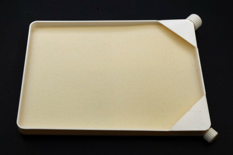 Лоток для бисера и бусин с ковриком Beadsmith 23х19х1,8см, цвет бежевый, пластик, 1008-055, 1шт