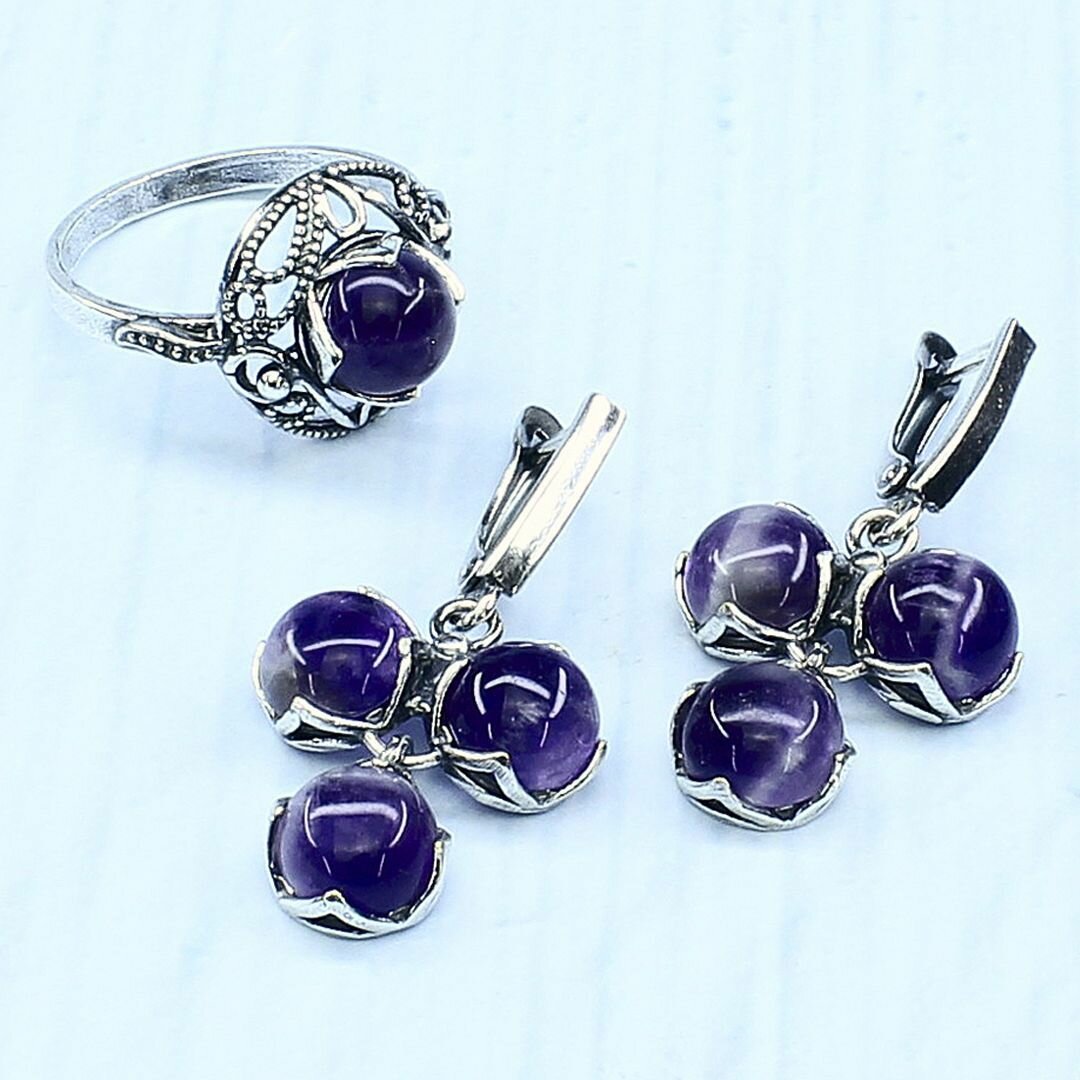Комплект бижутерии: кольцо, серьги, аметист