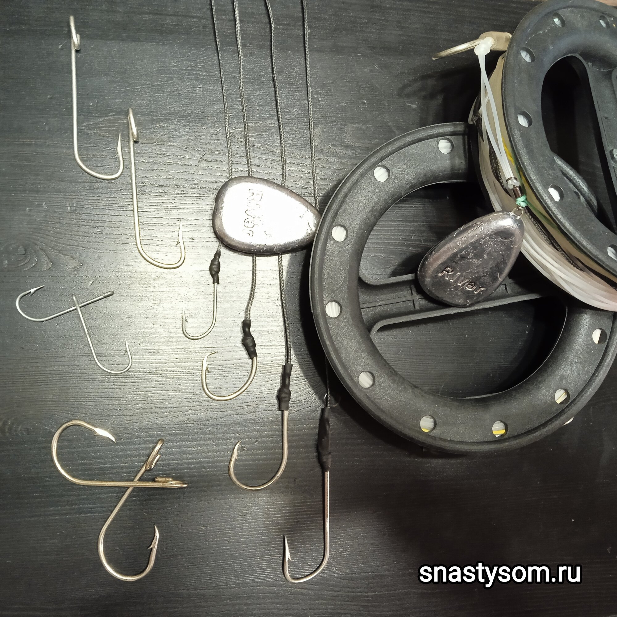 Снасть на судака, налима, щуку, жереха, сома. Набор донок из 3 шт (крючок от 1 до 20 кг, 5 см, 1.8 мм, цвет коричневый)