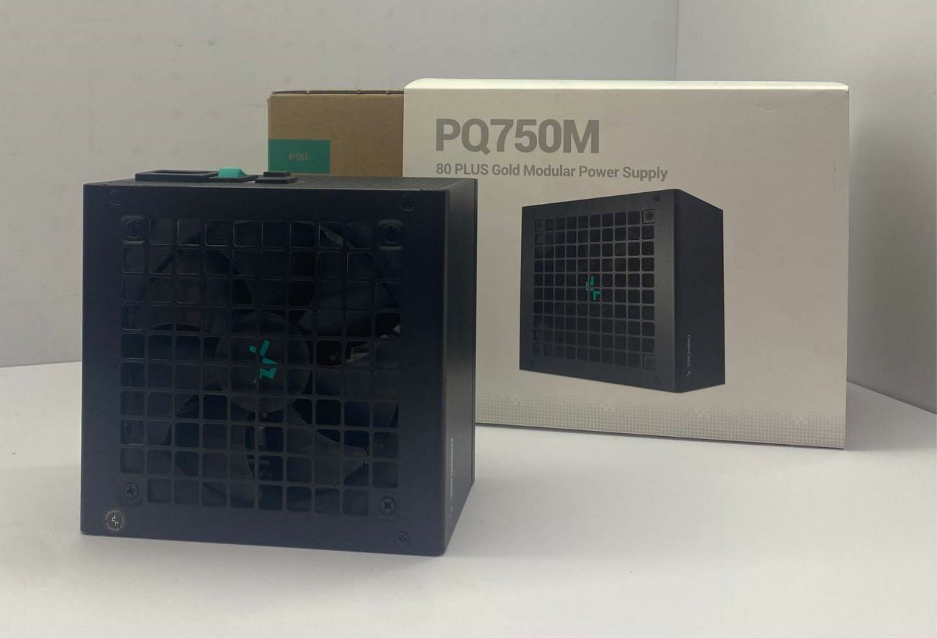 Блок питания DEEPCOOL PQ650M [R-PQ650M-FA0B-EU] черный