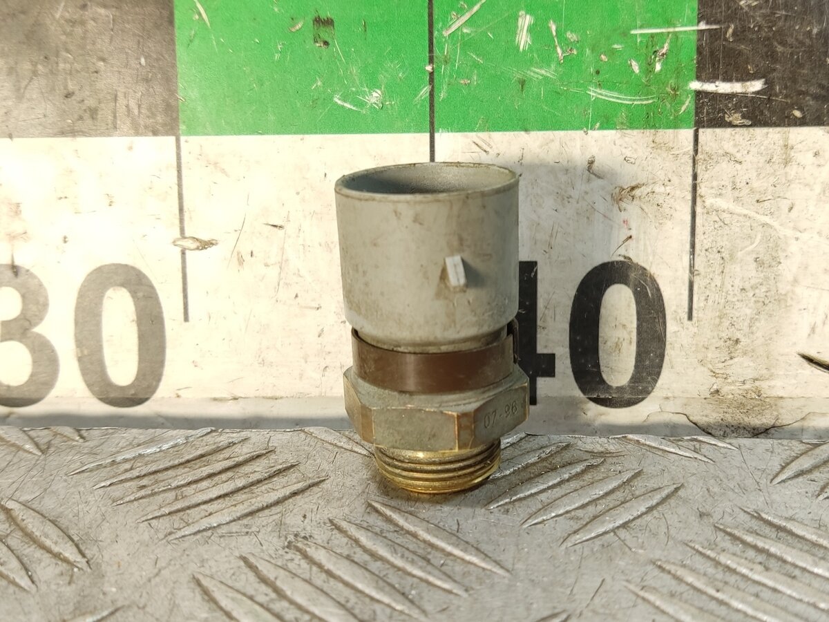 Датчик температуры жидкости OPEL Vectra B 90506498