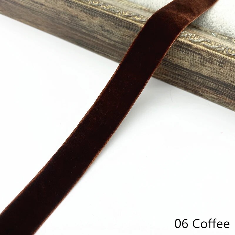 Бархатная лента коричневая 10 мм, 5 ярдов (06 Coffee)