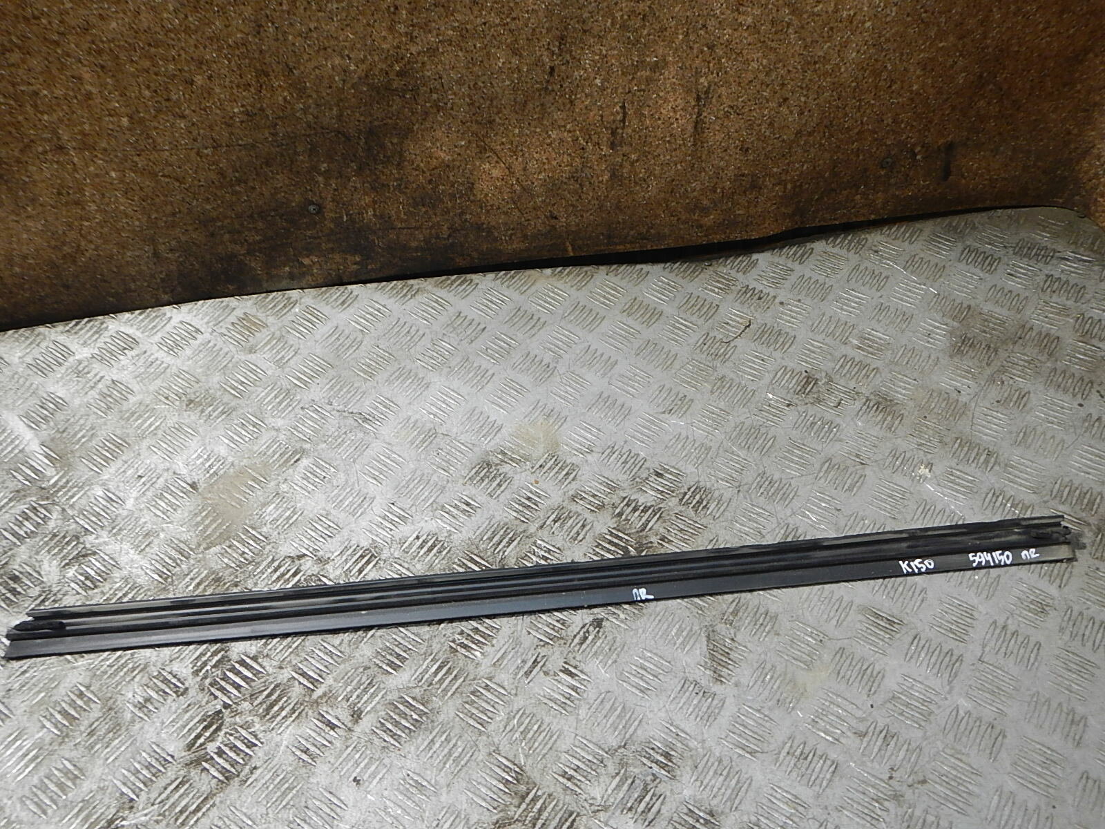 Б/У Молдинг стекла двери передней правой (внутренний), Toyota (Тойота)-COROLLA 150 (06-) TOYOTA COROLLA 150 (06-) Без ви...