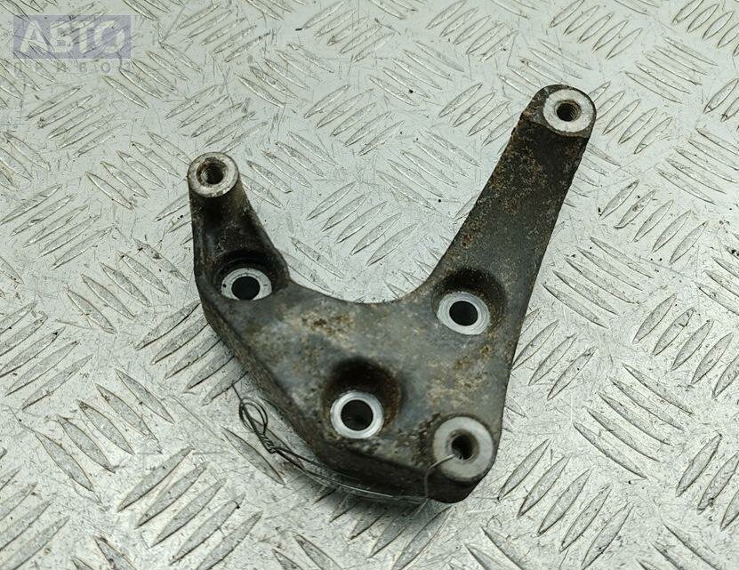 Кронштейн компрессора кондиционера Opel Astra H (2004-2009)