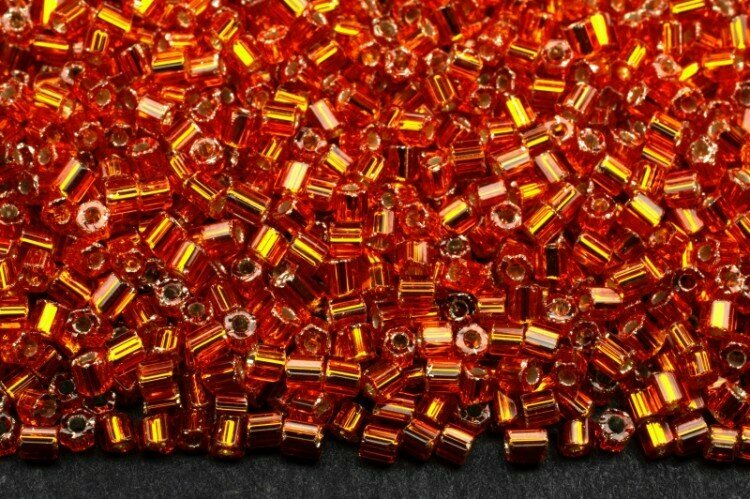 Бисер чешский PRECIOSA рубка 9/0 97030 оранжевый, серебряная линия внутри,50г