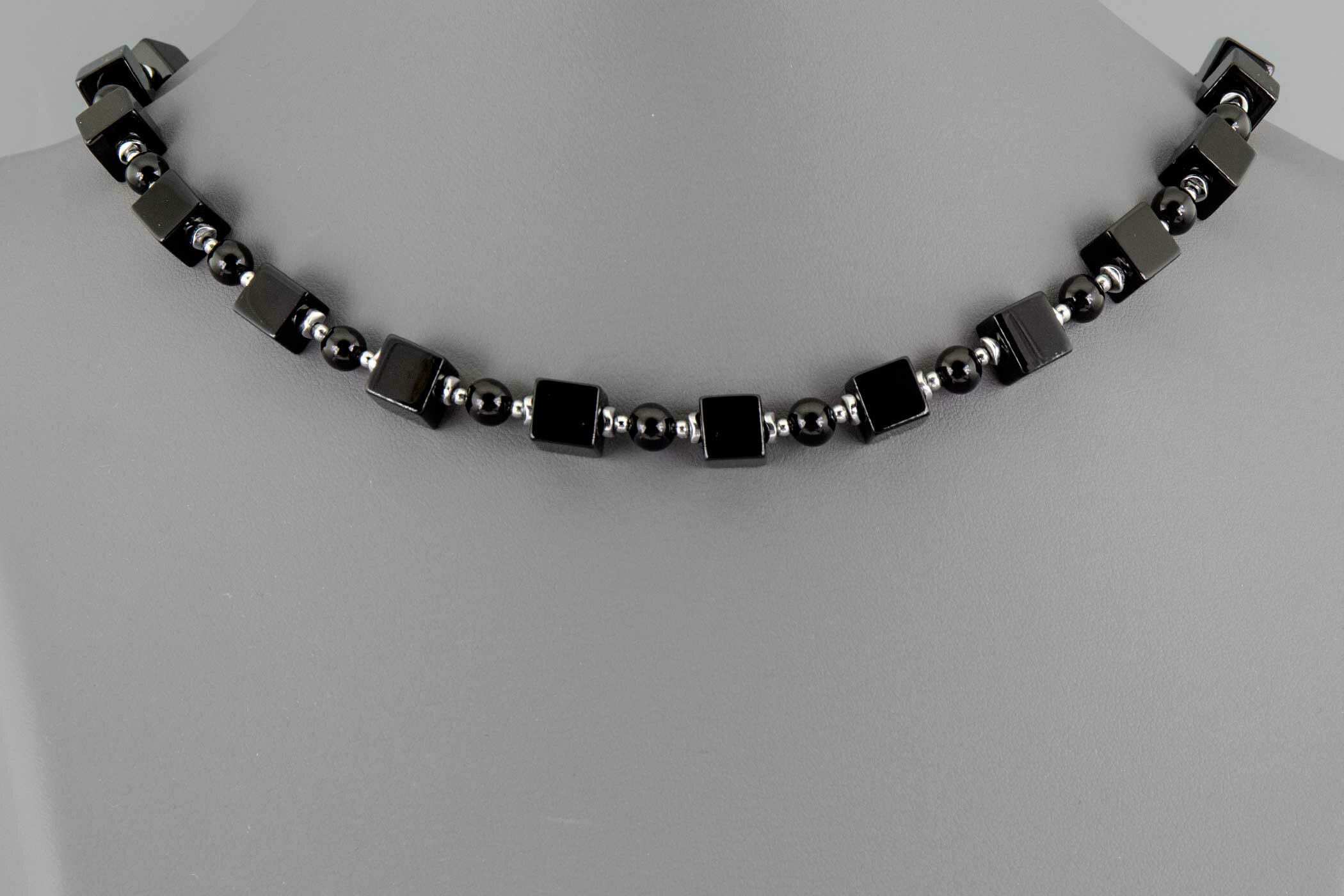 Бусы, оникс