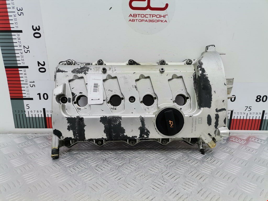 Крышка клапанная Audi A8 D3 077103475AA арт. 2020786