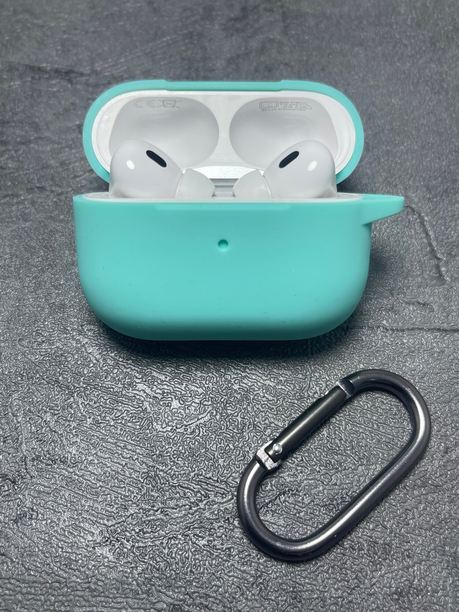 Ультратонкий чехол для Apple AirPods Pro 2 , силиконовый кейс с карабином для беспроводных наушников Эпл Аирподс Про 2 из гибкого силикона