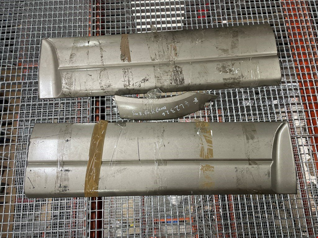 Накладка (молдинг) двери (комплект) Suzuki Grand Vitara 1 7768065DA2 арт. 229160