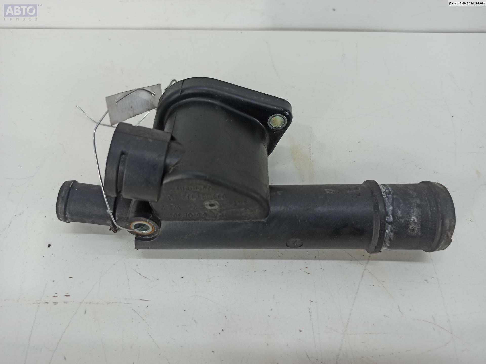 Фланец (тройник) системы охлаждения Audi A4 B7 (2004-2008)