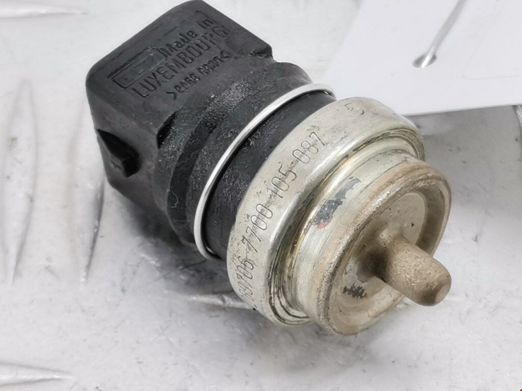 Датчик температуры охлаждающей жидкости Renault Scenic 2 226309418R арт. 1642731