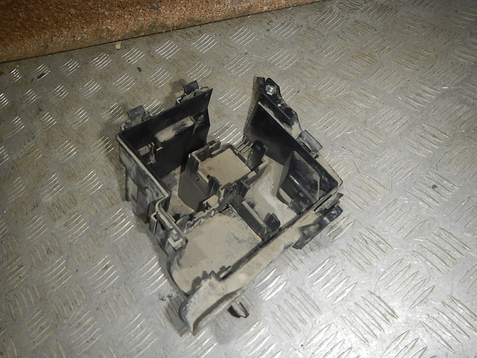 Б/У Корпус блока предохранителей, Hyundai (Хендэ)-ELANTRA (06-11) HYUNDAI ELANTRA (06-11) нижняя часть Без повреждений. 3...